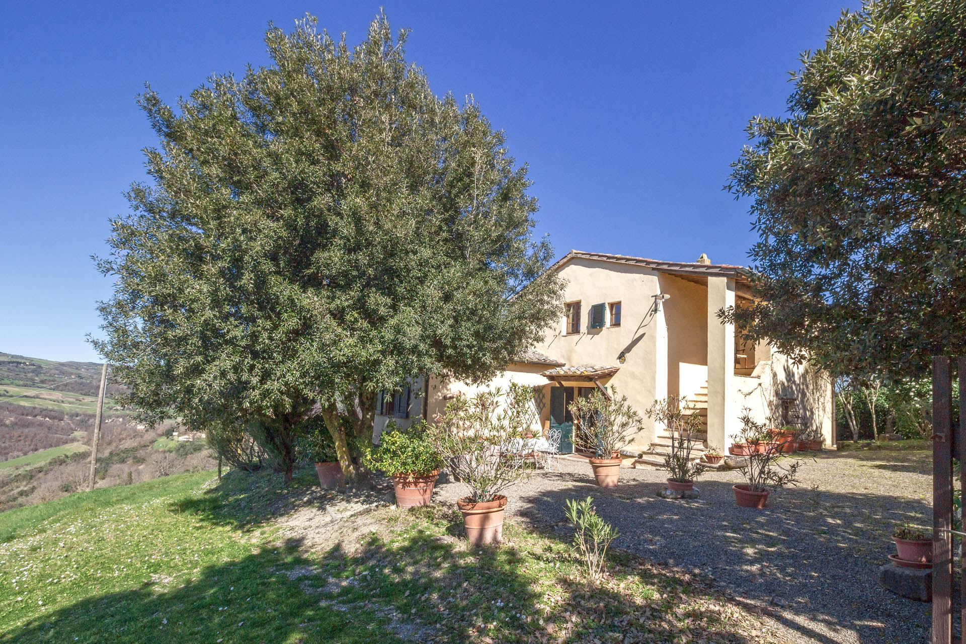 Casale in vendita - Casale in pietra in vendita in Val d'Orcia
